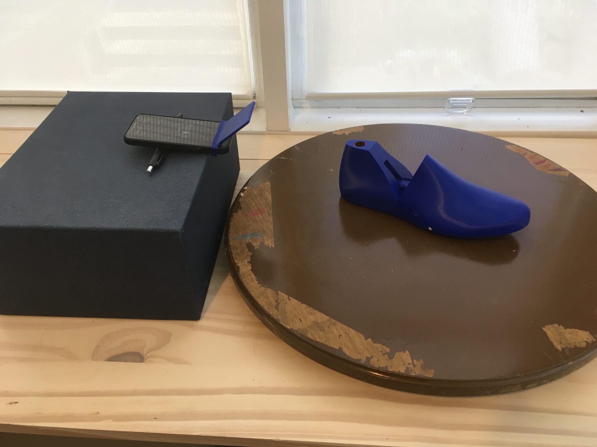 Scanning a Shoe Last with the iPhone True Depth Camera - 3DShoemaker