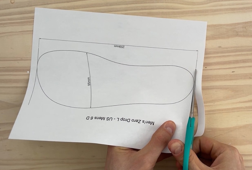 Shoe Last Outline for Solving Online Shoe Sizing - 3DShoemaker